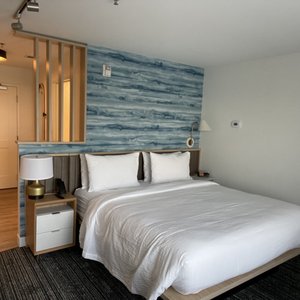 EMBASSY SUITES BY HILTON MADISON DOWNTOWN - Updated December 2025 - 108 ...