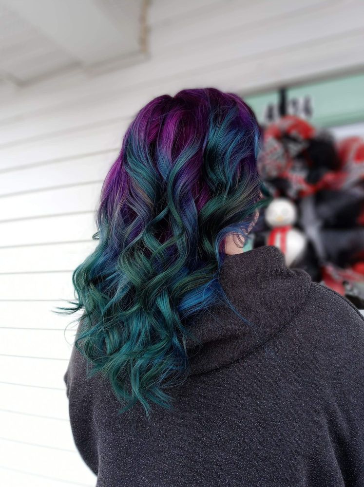 SHEAR CRAZY HAIR DESIGN - Updated April 2025 - 47 Photos - 4634 S Main ...