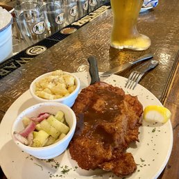 CHECKERS OLD MUNCHEN - Updated July 2025 - 801 Photos & 587 Reviews ...