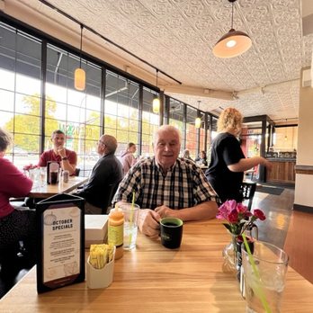 COLOSSAL CAFE - Updated March 2025 - 223 Photos & 275 Reviews - 1340 ...