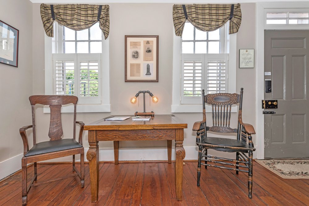 BARBARA FRITCHIE GUEST HOUSE - Updated October 2025 - 154 W Patrick St ...