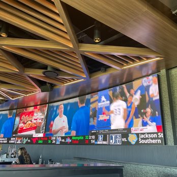 FLANKER KITCHEN + SPORTS BAR - Updated June 2024 - 74 Photos & 16 ...
