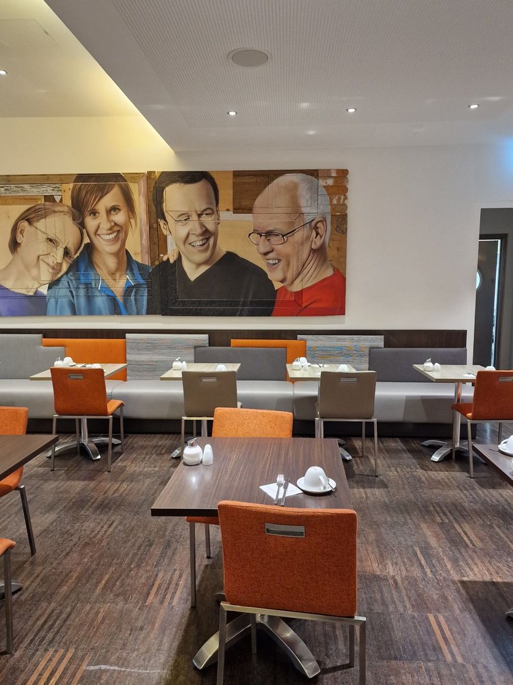 SELECT HOTEL BERLIN THE WALL - Updated September 2024 - 44 Photos ...