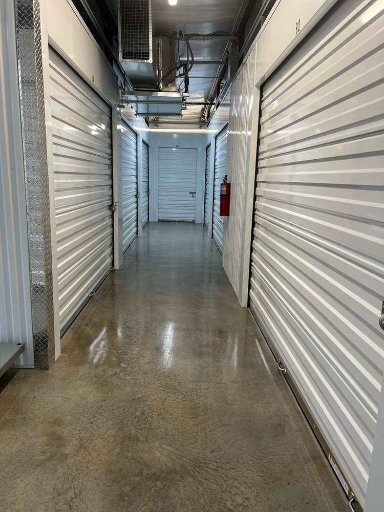 MINI MALL STORAGE - Updated August 2024 - 16 Photos - 901 Sequoyah Rd ...