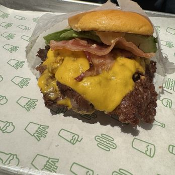 SHAKE SHACK - Updated December 2025 - 96 Photos & 66 Reviews - 8745 W ...