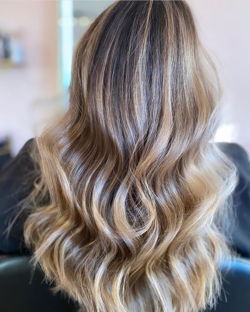 THE COLOR BAR - Updated December 2024 - 14 Photos - 5 Mill Street S ...