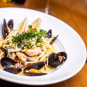 UTOG BREWING - 234 Photos & 178 Reviews - Brewpubs - 2331 Grant Ave ...