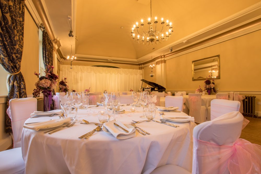 ROYAL STATION HOTEL & JUNCTION BAR - Market St, Carnforth, Lancashire ...