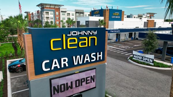 JOHNNY CLEAN - Updated August 2025 - 20 Photos - 13655 E Colonial Dr ...