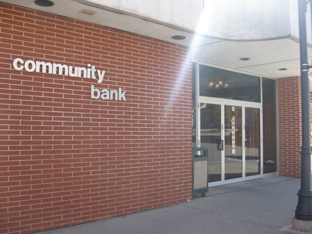 COMMUNITY BANK - Updated November 2024 - 229 Main St, Columbus Junction ...