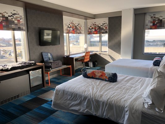 ALOFT BOSTON SEAPORT DISTRICT - 163 Photos & 145 Reviews - 401-403 D St ...