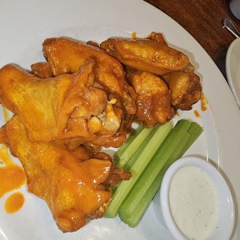 RED ROCKS CAFE: BIRKDALE VILLAGE - Updated June 2024 - 291 Photos & 385 ...