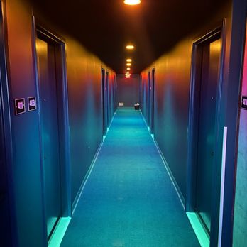 MOXY PORTLAND DOWNTOWN - Updated January 2025 - 316 Photos & 118 ...