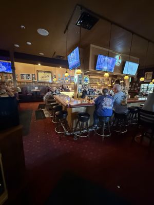 NEWT’S NORTH - Updated December 2025 - 155 Photos & 195 Reviews - 5231 ...