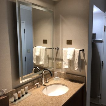 Q CENTER - Updated September 2025 - 199 Photos & 68 Reviews - 1405 N ...