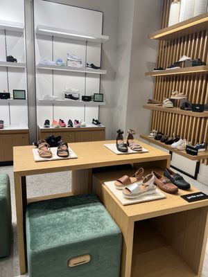 BLOOMIE’S BY BLOOMINGDALE’S - Updated December 2025 - 18 Photos - 2604 ...