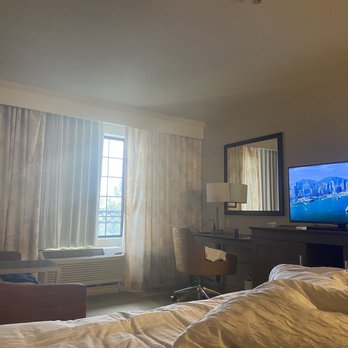 HAMPTON INN & SUITES CAMARILLO - Updated August 2024 - 264 Photos & 119 ...