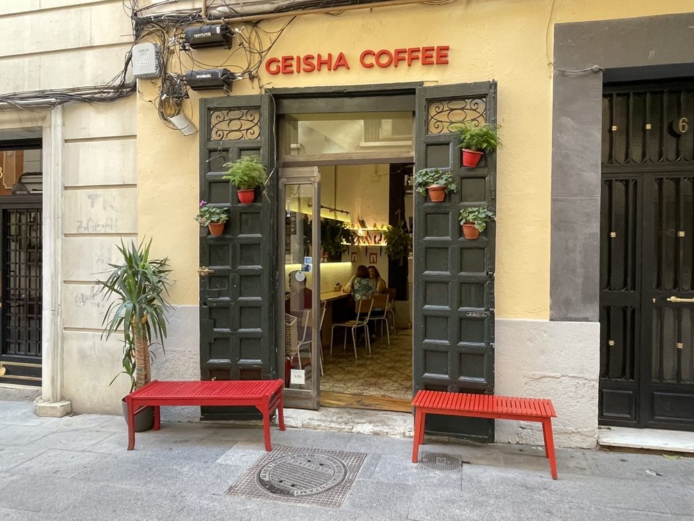 GEISHA COFFEE - Updated July 2024 - C. de las Navas de Tolosa 6, Madrid ...