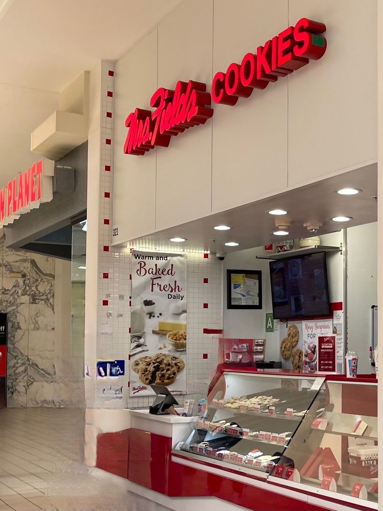 MRS. FIELDS COOKIES - Updated October 2025 - 19 Photos & 35 Reviews ...