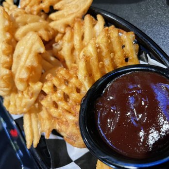 THE ROCK SPORTS BAR AND GRILL - Updated December 2025 - 11 Photos & 17 ...