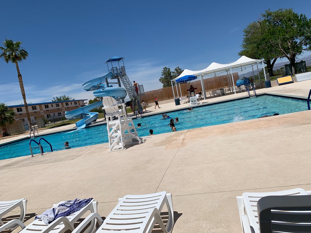 BAREFOOT BAR - Updated April 2025 - 1300-1398 Sangamon Ct, Ridgecrest ...