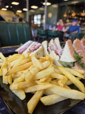 GRIFFIN LOUNGE - Updated January 2026 - 100 Photos & 25 Reviews - 108 E ...