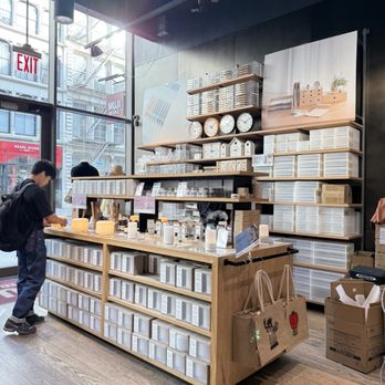 MUJI SOHO - Updated August 2025 - 118 Photos & 308 Reviews - 455 ...