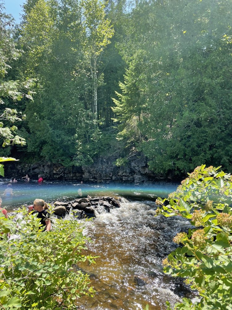 OCQUEOC FALLS BICENTENNIAL PATHWAY - Updated July 2025 - 13 Photos ...