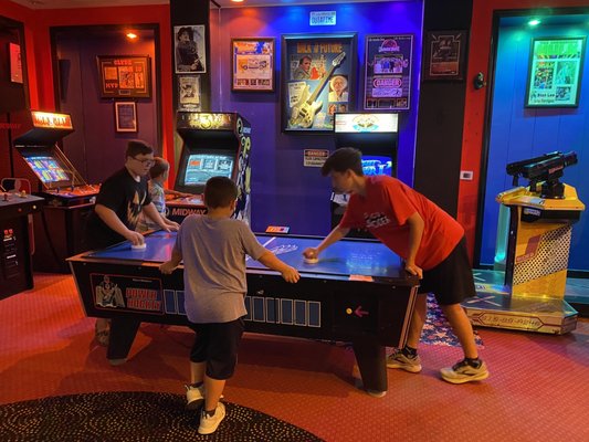 BACK TO THE ARCADE - Updated January 2025 - 64 Photos & 21 Reviews ...