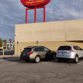 GROCERY OUTLET BARGAIN MARKET - Updated May 2025 - 65 Photos & 72 ...