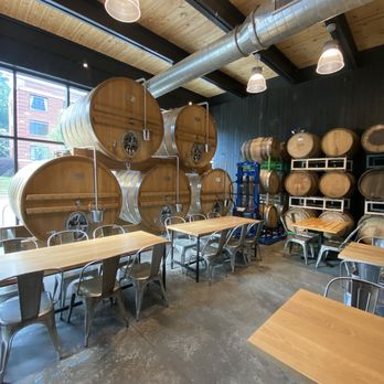 TROPHY BREWING - Updated December 2025 - 601 Photos & 671 Reviews - 827 ...