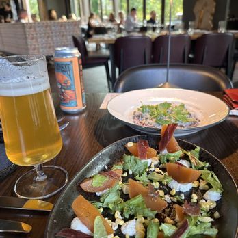 BETWEEN THE TREES - Updated June 2025 - 315 Photos & 133 Reviews - 44 E ...