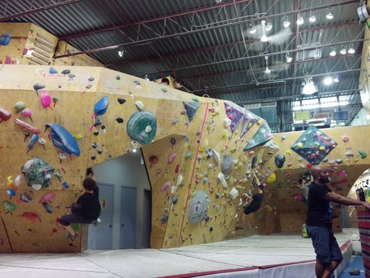 BOULDERZ CLIMBING CENTRE - Updated December 2024 - 15 Reviews - 1444 ...
