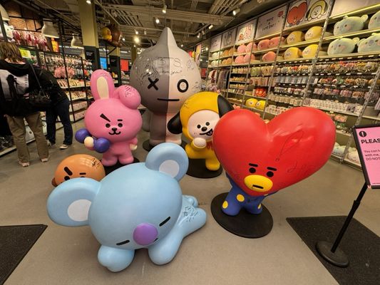 LINE FRIENDS - Updated December 2025 - 2120 Photos & 291 Reviews - 1515 ...