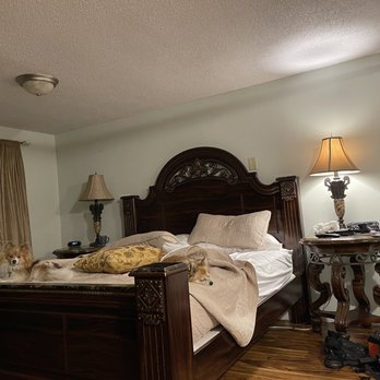 SILVERTON INN AND SUITES - Updated December 2025 - 46 Photos & 61 ...