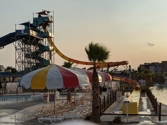 COWABUNGA BAY WATER PARK - Updated July 2025 - 698 Photos & 567 Reviews ...