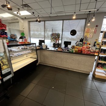 K & D DELI - Updated December 2025 - 22 Photos & 55 Reviews - 4 Taft ...