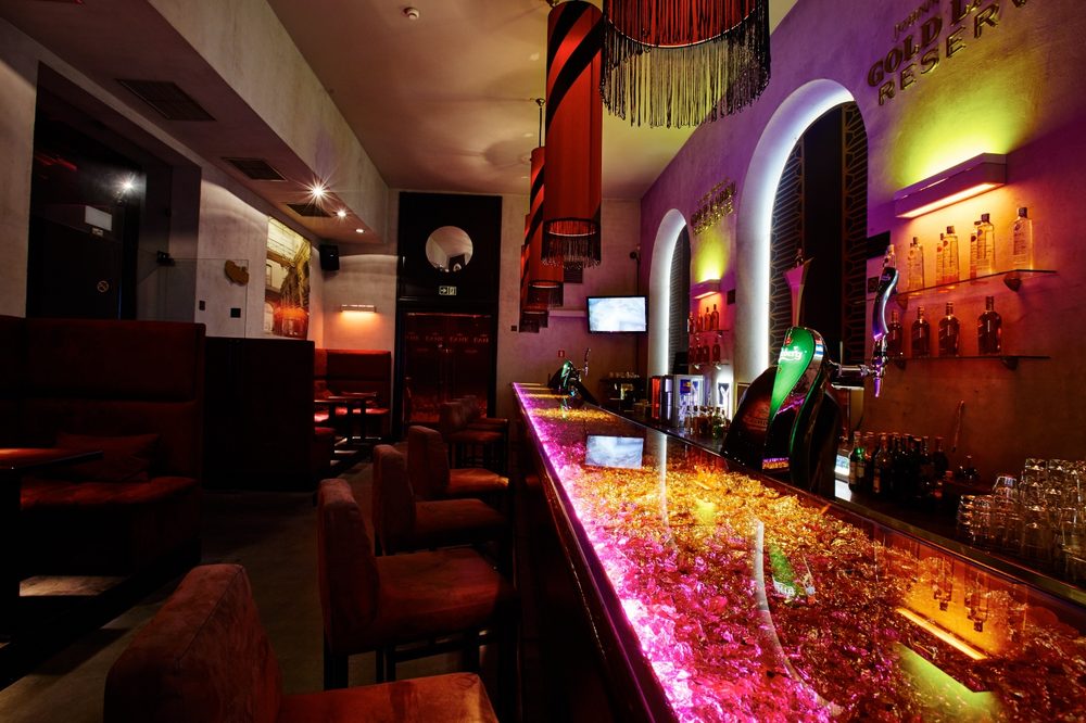 BANK CLUB - Updated April 2024 - 13 Photos - ul. Mazowiecka 14 ...