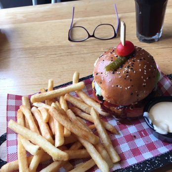 THE INTERSECTION TAVERN - Updated July 2025 - 221 Rocky Point Rd, Ramsgate New South Wales ...