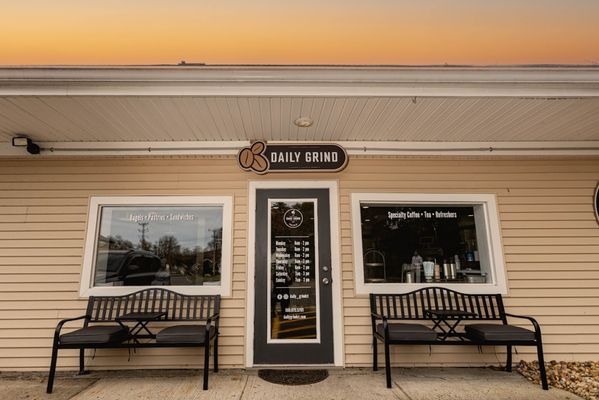 DAILY GRIND - Updated August 2025 - 45 Photos & 22 Reviews - 17 Depot ...