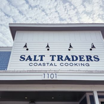 SALT TRADERS ZILKER - Updated April 2025 - 975 Photos & 506 Reviews ...