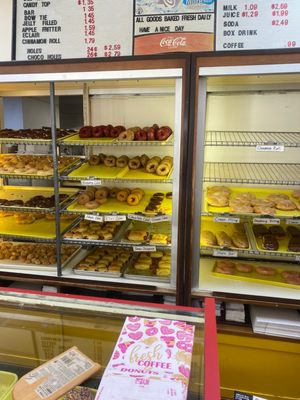 MAX’S DONUT SHOP - 142 Photos & 296 Reviews - 105 N Greenville Ave ...