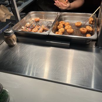 DOUGHNUTTERY - Updated January 2026 - 808 Photos & 605 Reviews - 425 W ...