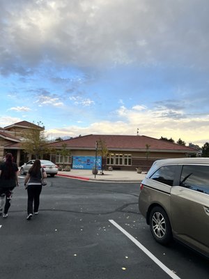 SMOKY HILL LIBRARY - Updated October 2025 - 61 Photos & 48 Reviews ...