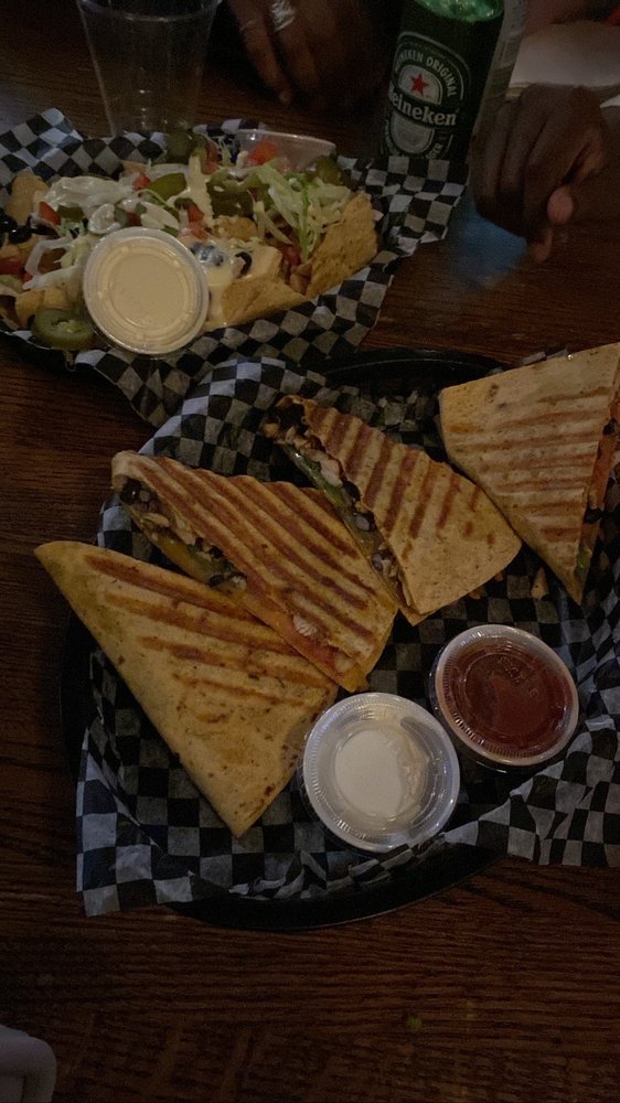 MORTIMER’S CAFE AND PUB - 107 Photos & 210 Reviews - 210 E Trade St ...