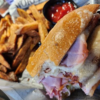 COLEBROOK TAVERN - Updated November 2025 - 24 Photos & 33 Reviews ...