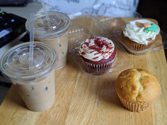 E & L BAKERY - 74 Photos & 55 Reviews - 4202 White Plains Rd, Bronx ...