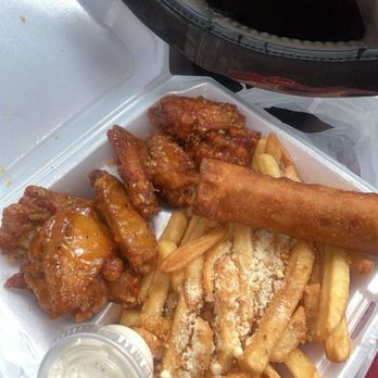WINGS BOMB - Updated August 2025 - 11 Photos & 26 Reviews - 980 SW ...