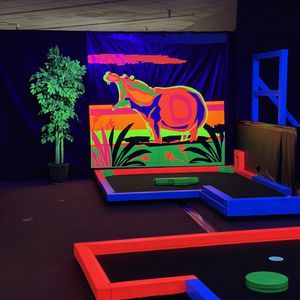 GLOW PUTT MINI GOLF - 152 Photos & 104 Reviews - Mini Golf - 45-056 ...