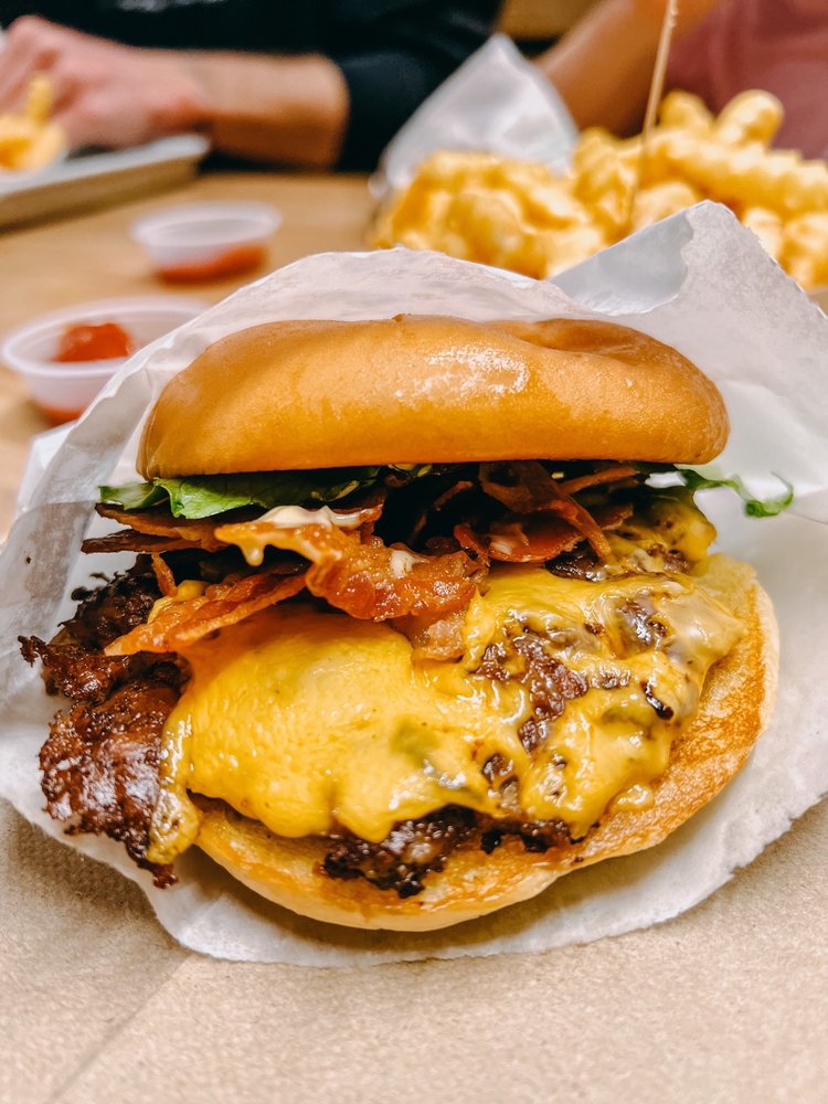 SHAKE SHACK ROSEDALE CENTER - Updated August 2025 - 50 Photos & 67 ...